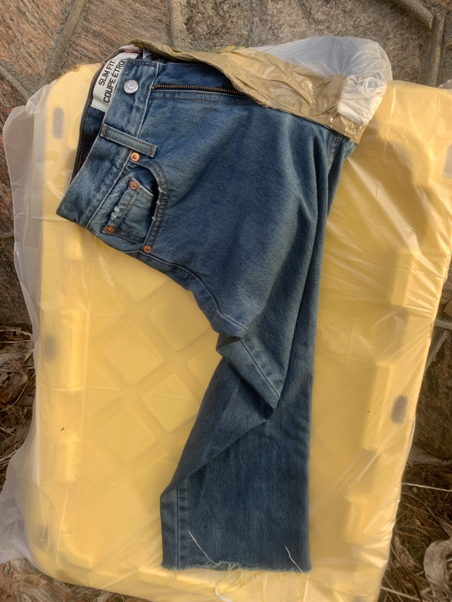 Day 36: How to Bleach Dye Your Denim - Casie Stewart - This Is My Life
